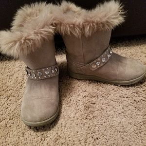 Shoes | Girls Fuzzy Boots | Poshmark